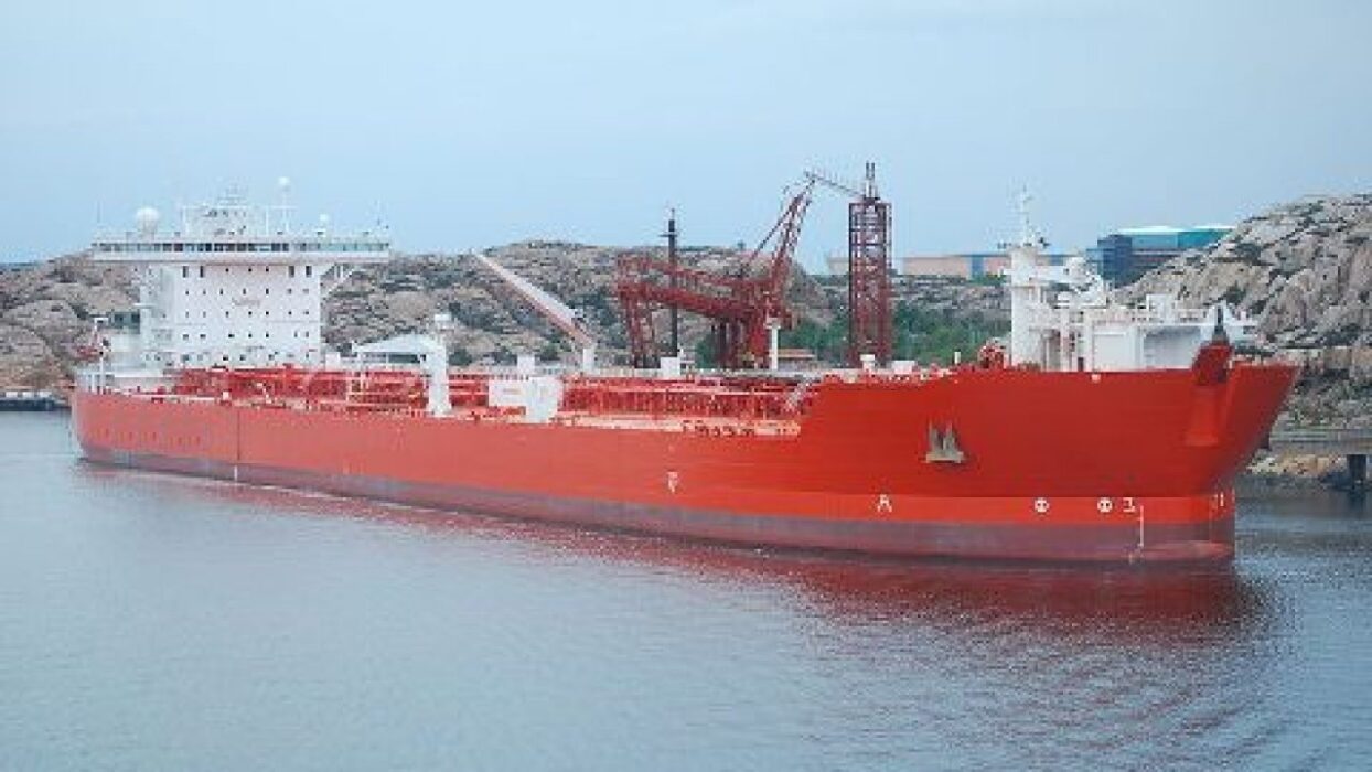 MERCHANT FLEET CO FOR CH.TANKER IMO2 11444 USD P/M - Gold Orion