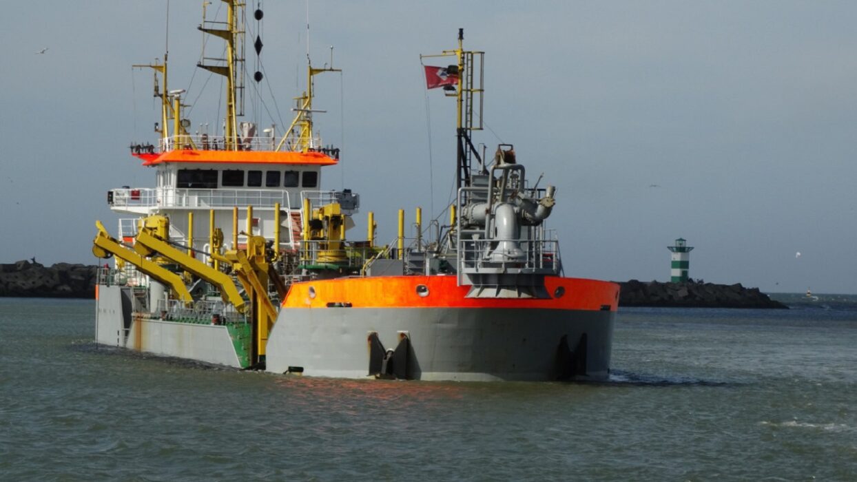 OFFSHORE FLEET COOK FOR TSHD 265EUR P/D - Gold Orion