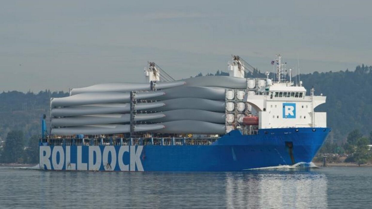 OFFSHORE FLEET CO FOR HLV DP2 350EUR P/D - Gold Orion